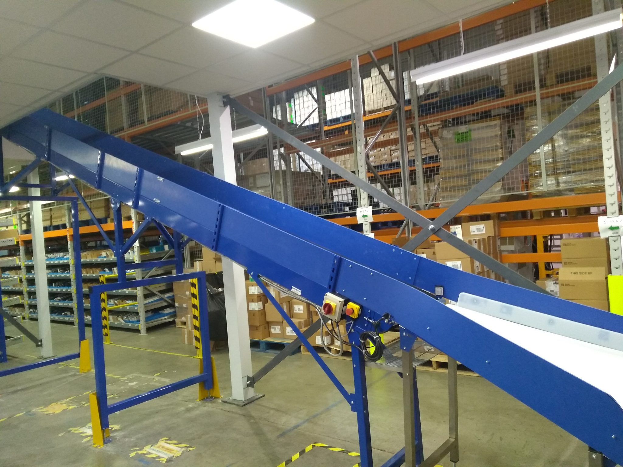 Conveyor Gallery - Packing Tables by Spaceguard
